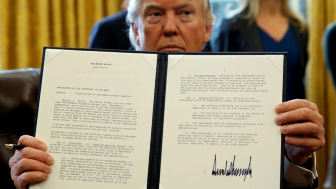 Donald Trump's Signature is Hiding Something | Experts Analysis